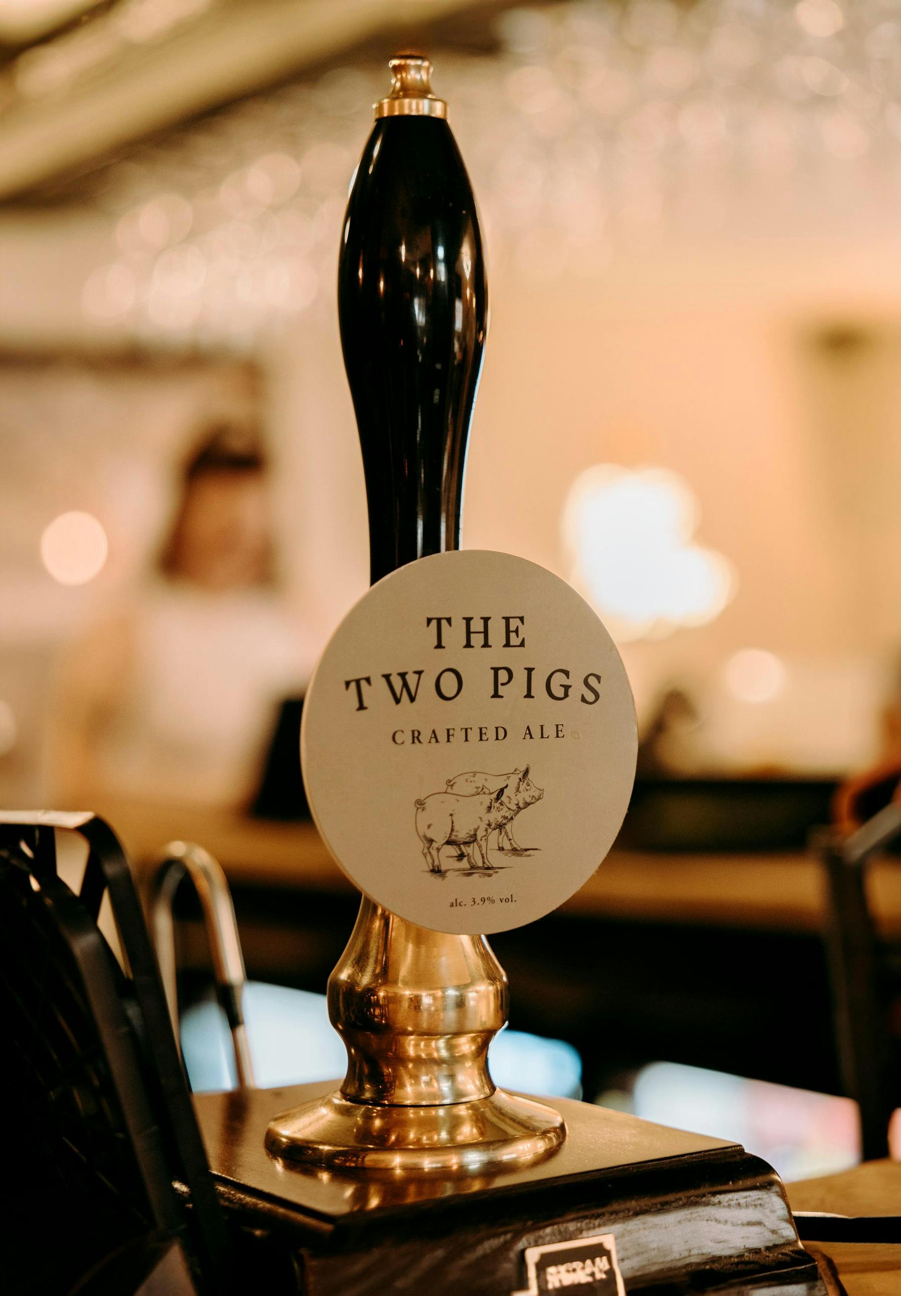 The Two Pigs - Barton-under-Needwood, ENGLAND | Tock