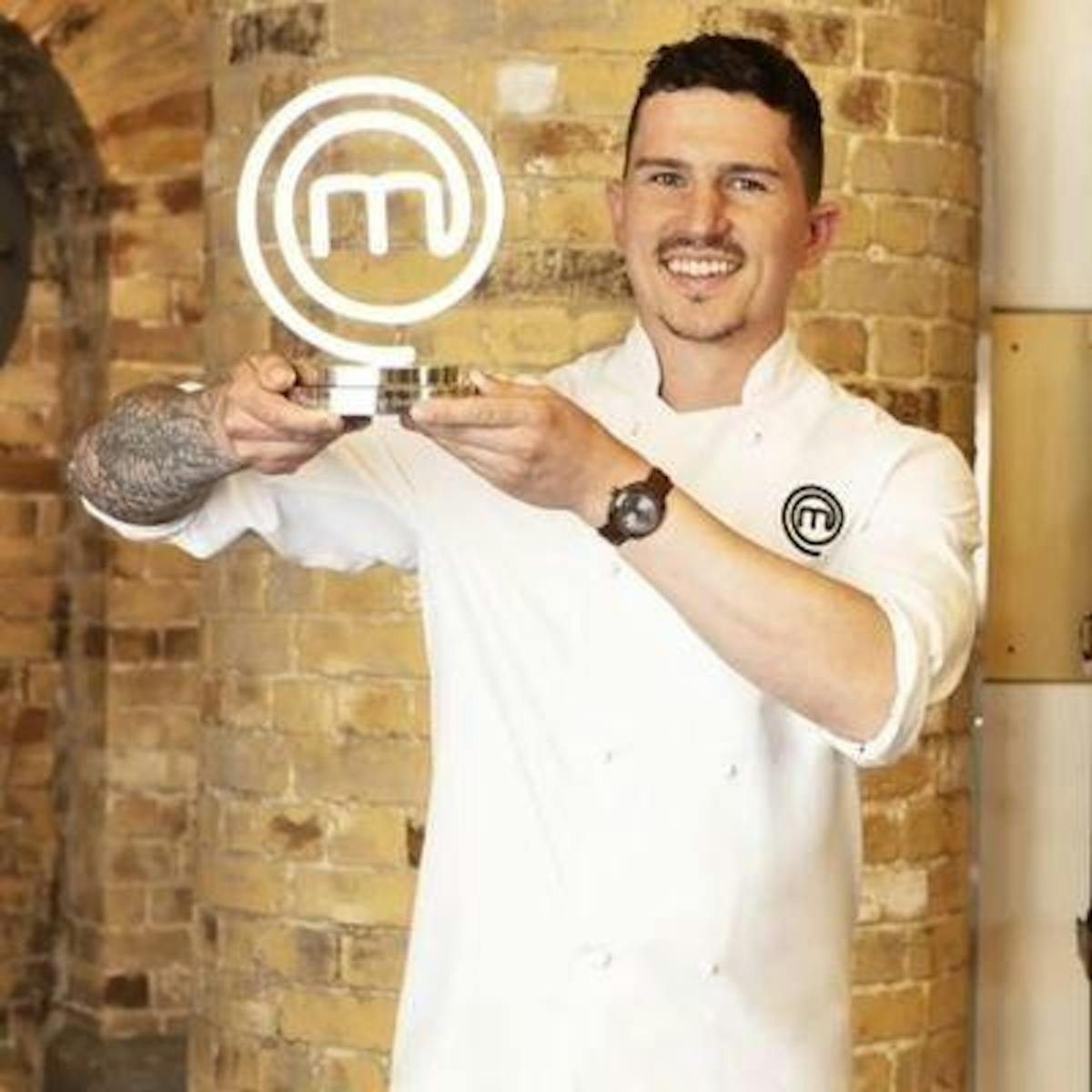 The Two Pigs - Barton-under-Needwood, ENGLAND | Tock