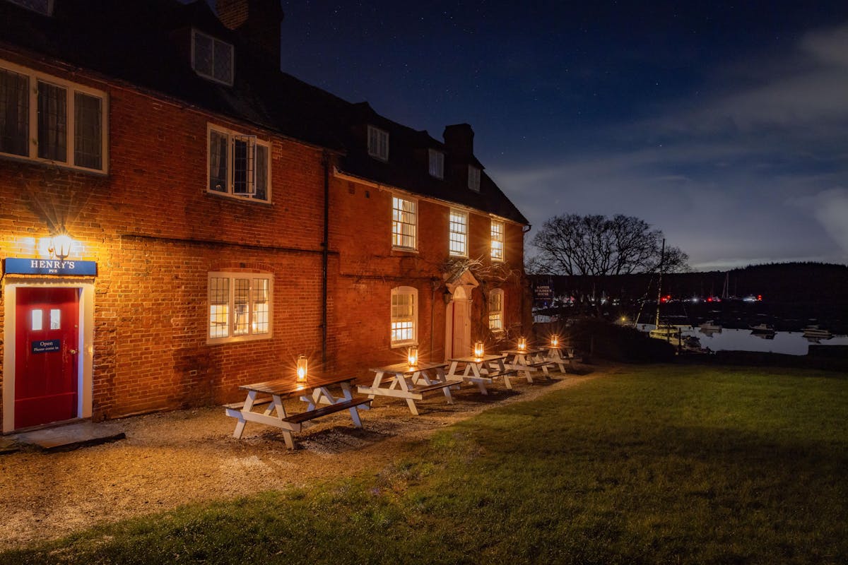 Henry's Pub at Master Builder's House - Bucklers Hard, ENGLAND | Tock