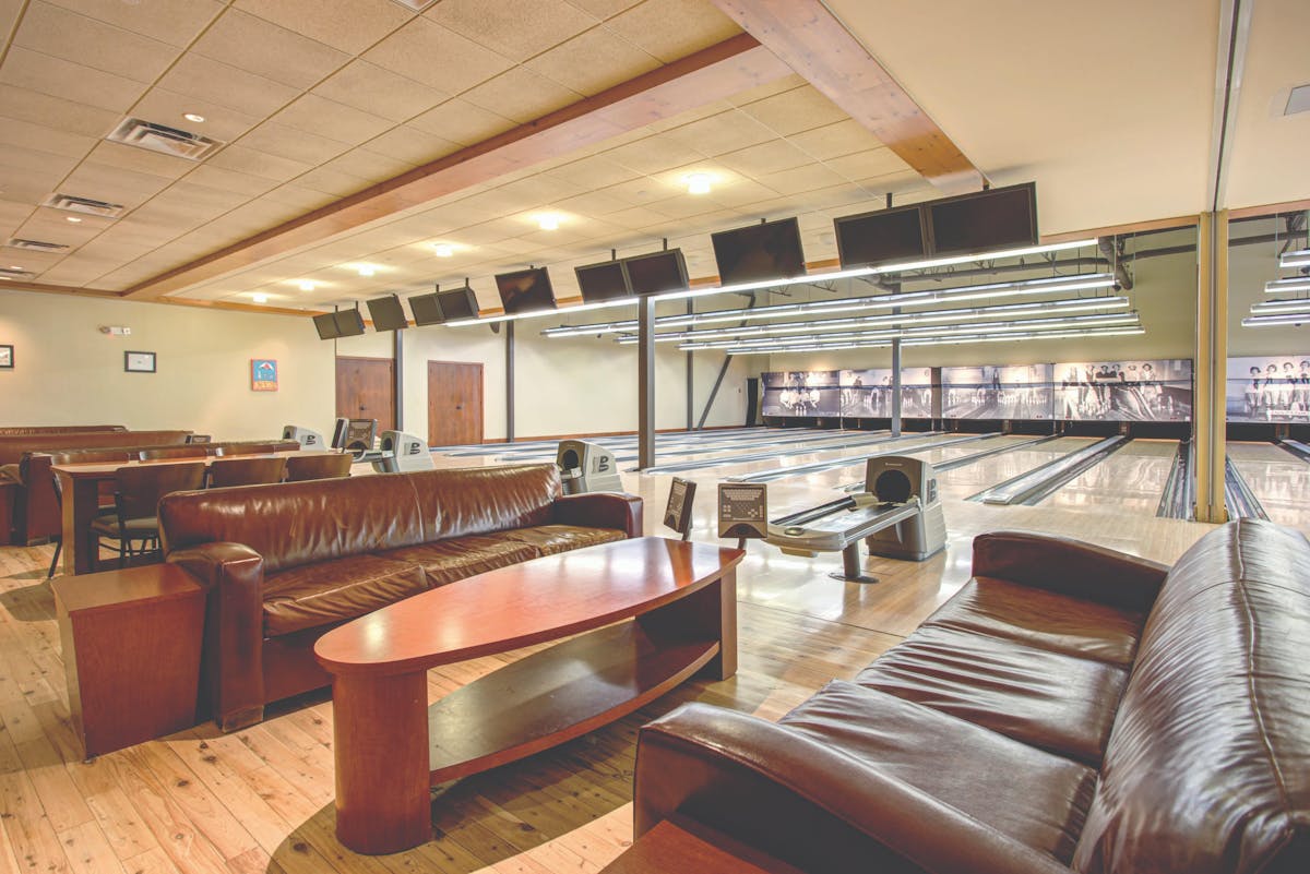 Pinstripes South Barrington - South Barrington, IL | Tock