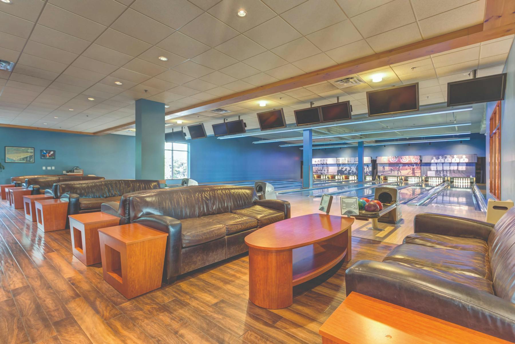 Pinstripes Oak Brook - Weekend Brunch Dining Reservation - Oak Brook ...