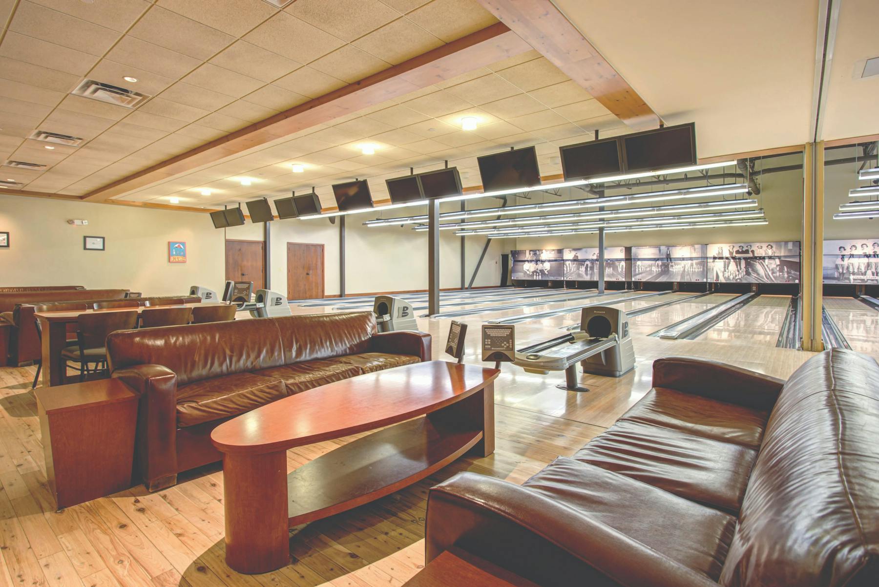 Pinstripes South Barrington - Bocce Ball - 1 hr - South Barrington, IL ...