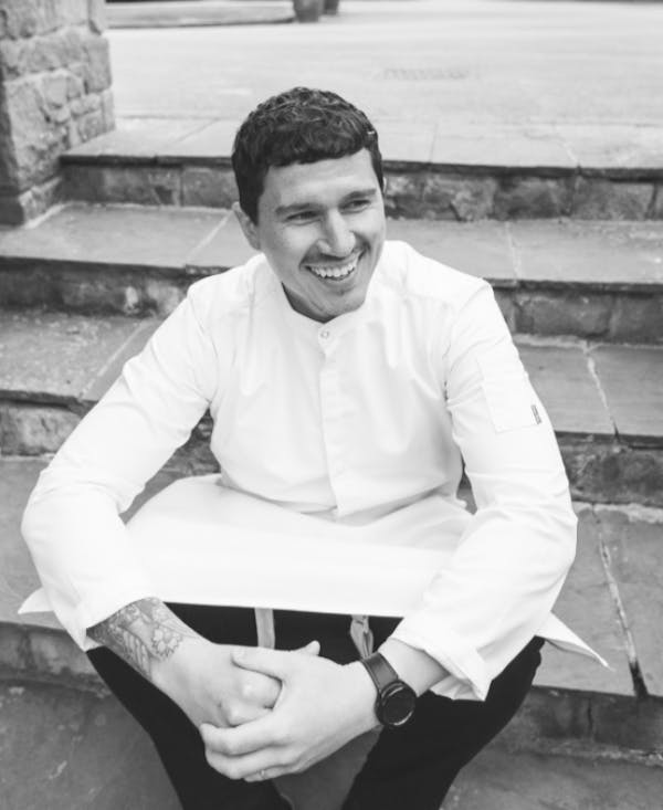 The Two Pigs - Barton-under-Needwood, ENGLAND | Tock