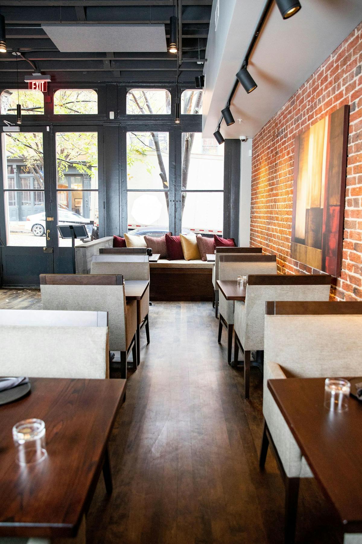 Echelon Wine Bar - Richmond - Reservation - Richmond, VA | Tock