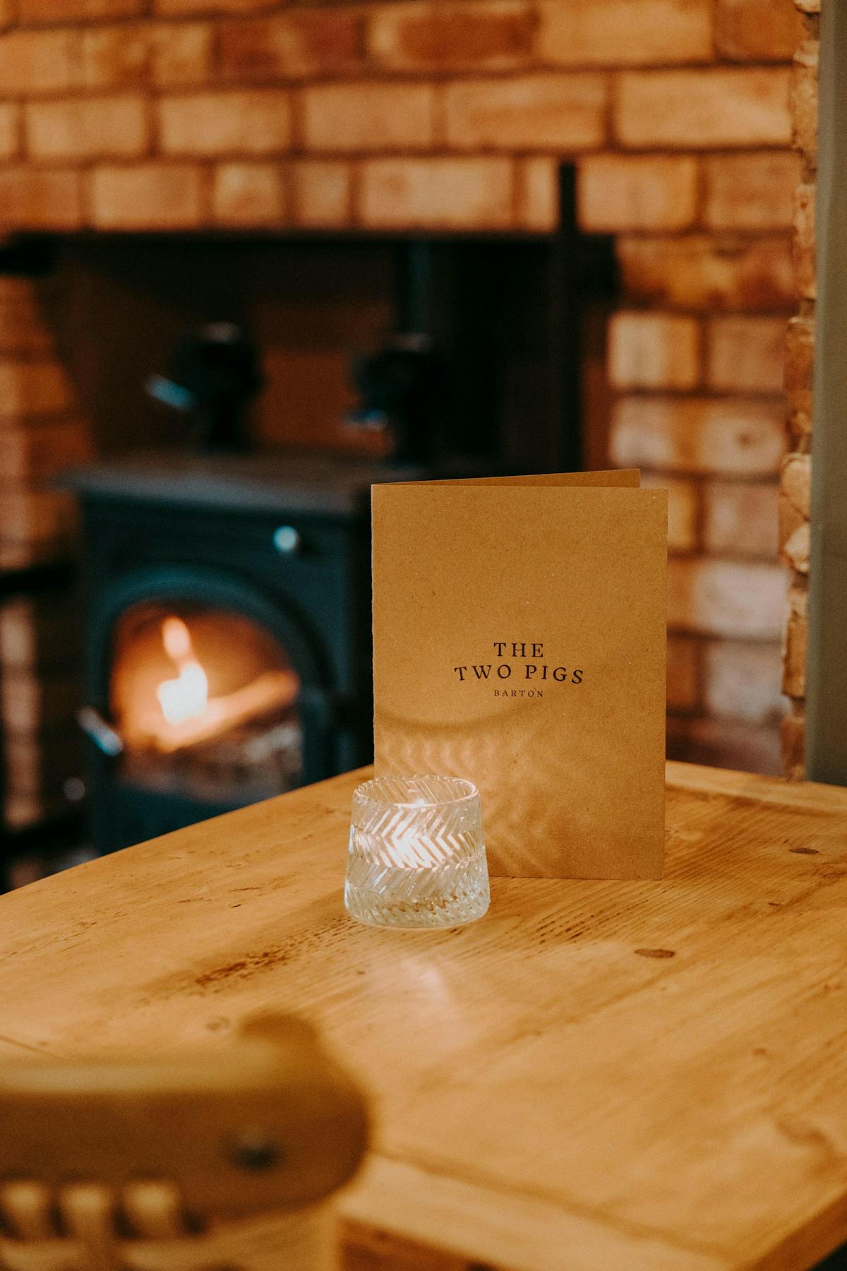 The Two Pigs - Barton-under-Needwood, ENGLAND | Tock