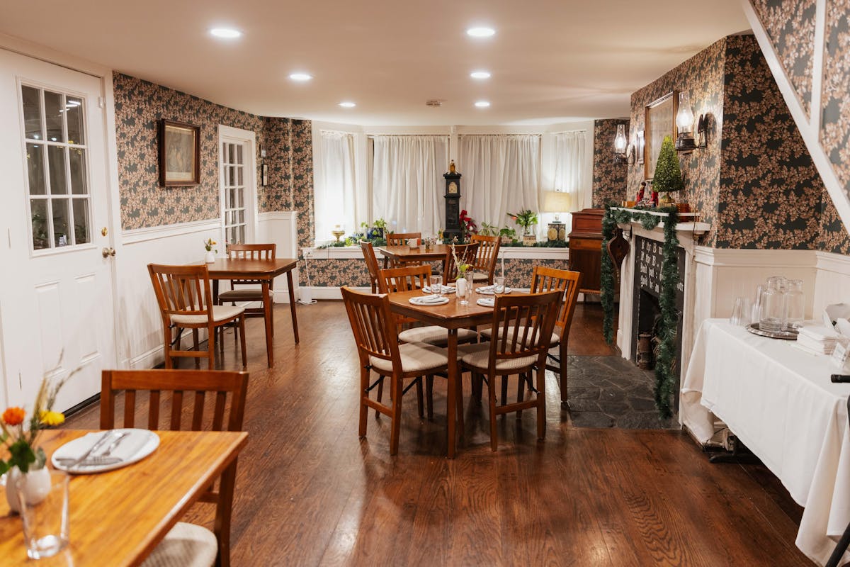 Zinnia - The Restaurant at Zinnia (Inside the Main Dining Rooms ...