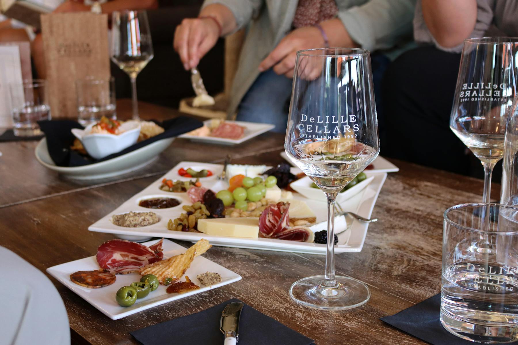 DeLille Cellars Tasting Room - Classic Tasting Reservation ...