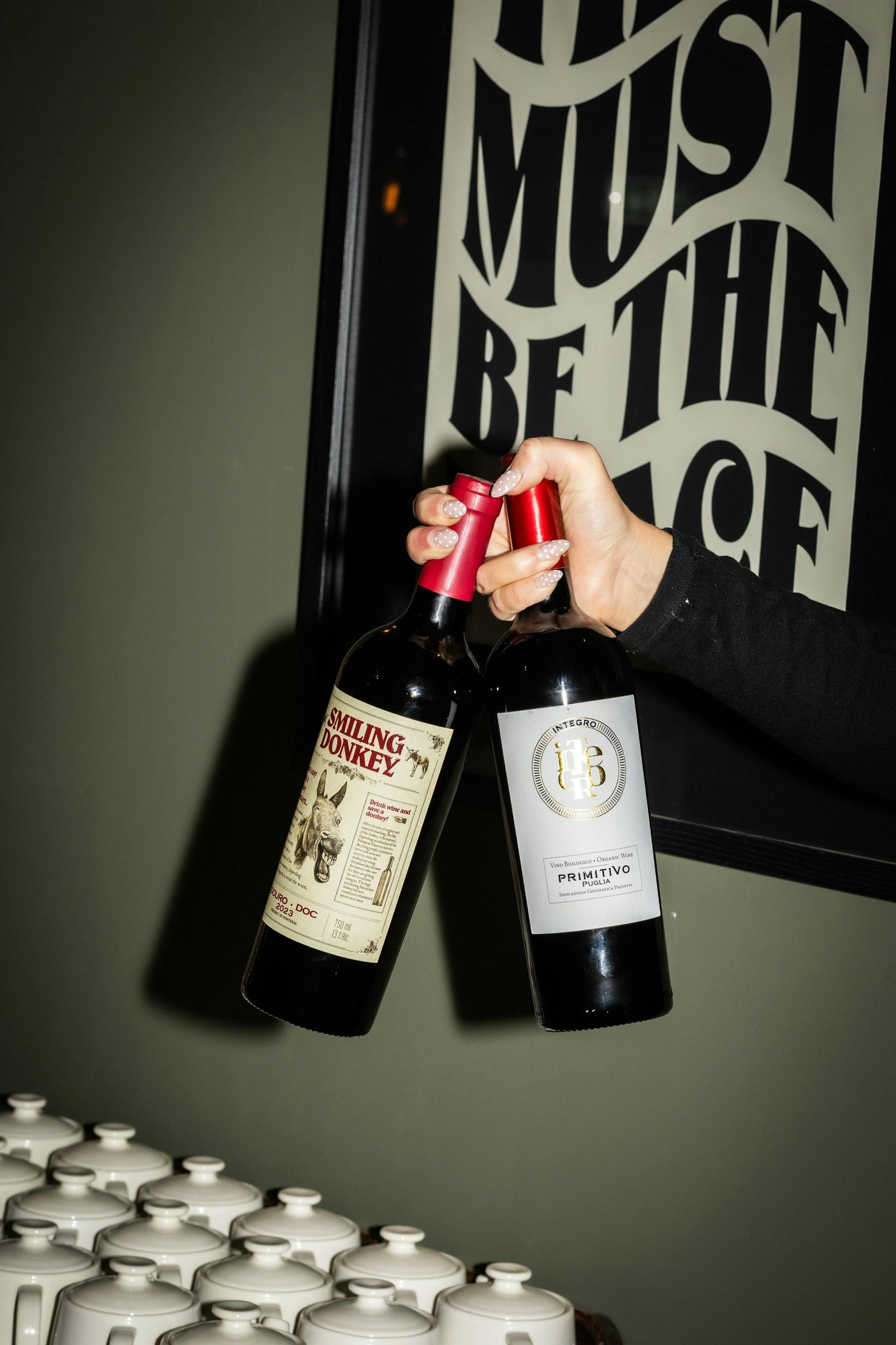 The Two Pigs - Barton-under-Needwood, ENGLAND | Tock